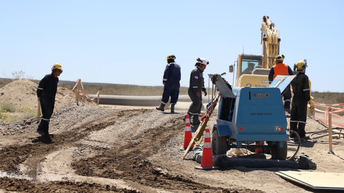 Oleoducto Vaca Muerta Sur: Río Negro exige mano de obra local a YPF, Techint y Sacde - Patagonia ...